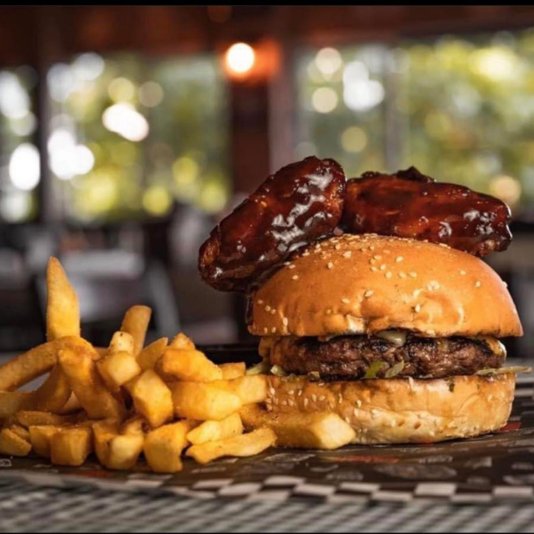 Charlie Boy Pizza & Grill - Comelon GO